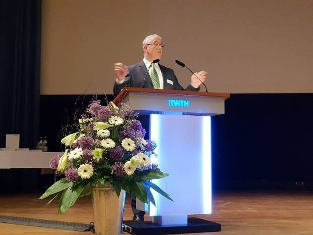 Management and Engineering students celebrate their Graduation!